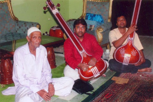 Saviours Of Sitar In India As The Art Of Sitar Making Is Dying!