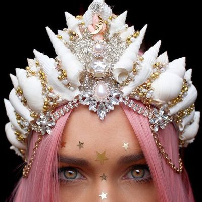 Chelsea's Flower Crowns Are The Mesmerizing Thing you Will See Today