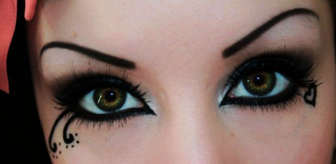 Ways Of Applying Kohl On Your Eyes Make Them Like They Are Talking