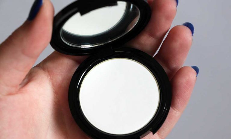 Make A Choice: The Finest Branded Compact Powders For All Skin Type