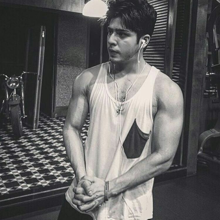 Recent Photos Of Jibraan Khan Prove That He Is A Fitness Freak!