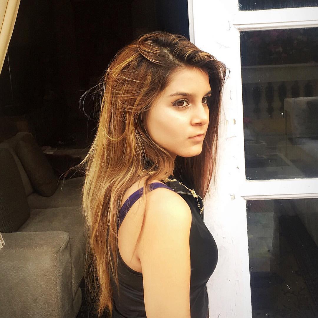 Daughter Of Yash Birla : Shloka Birla Perfectly Stuns In All These ...