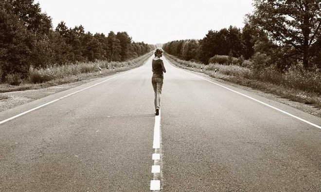 6 Reasons You Must Walk Backwards For At-least 15 Minutes!