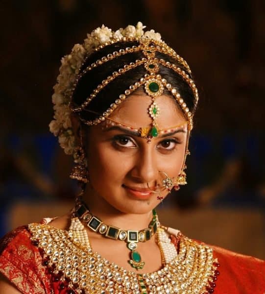 5 Types Of Matha Patti That All Brides-To-Be Can Don