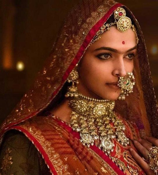 Latest Nathni Designs To Rock And Look Like Queen Like Padmavati