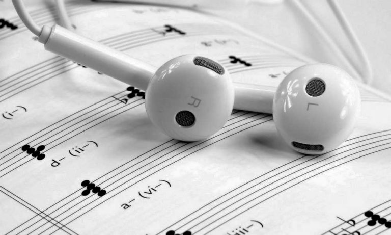 Addicted to music - Here are the reasons why we get addicted to music.