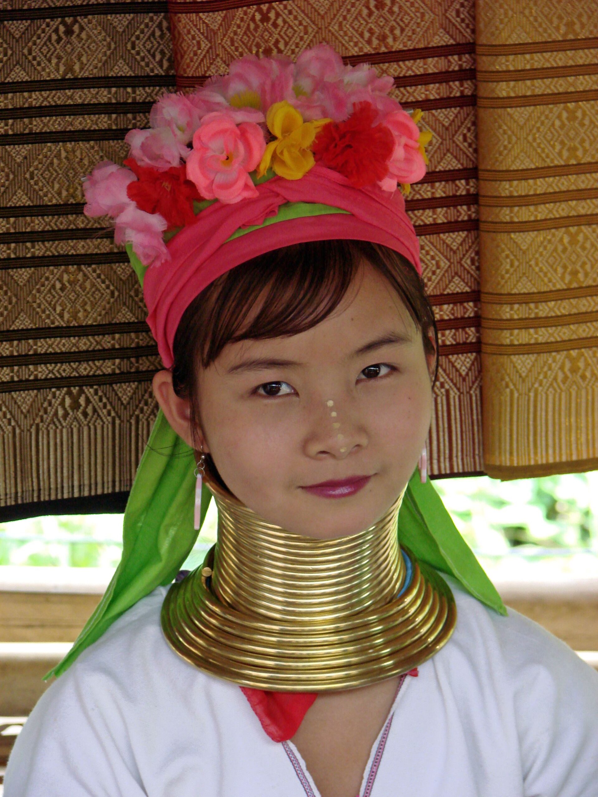 What Do You Know About Kayan "The Giraffe Women"?